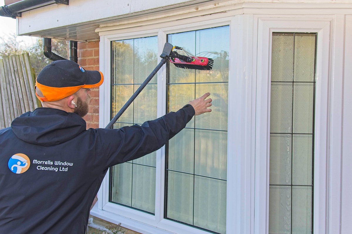 Top 5 Reasons You Should Have a Window Cleaner! - Window Cleaners in ...